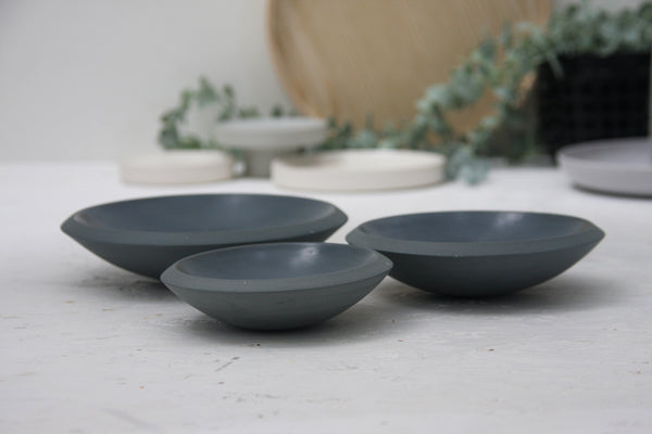 Serving set- Ceramic dishes in nordic blue-gray – ONE and MANY