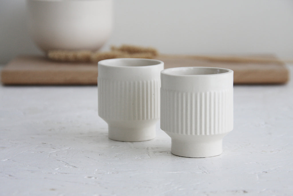 Modern ceramic espresso cup in white – ONE and MANY